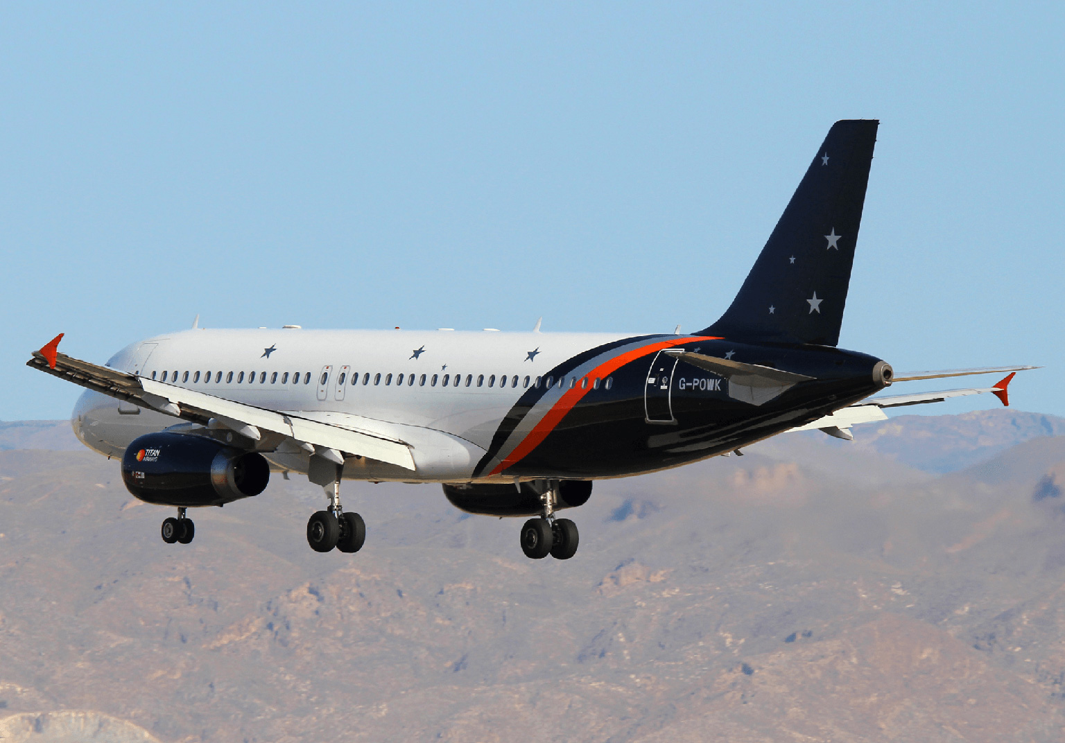 Airbus A320-233 - Titan Airways